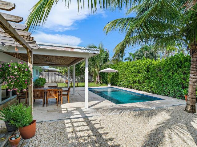 356 Mars Ave, Tequesta, FL 33469 | MLS #R11161