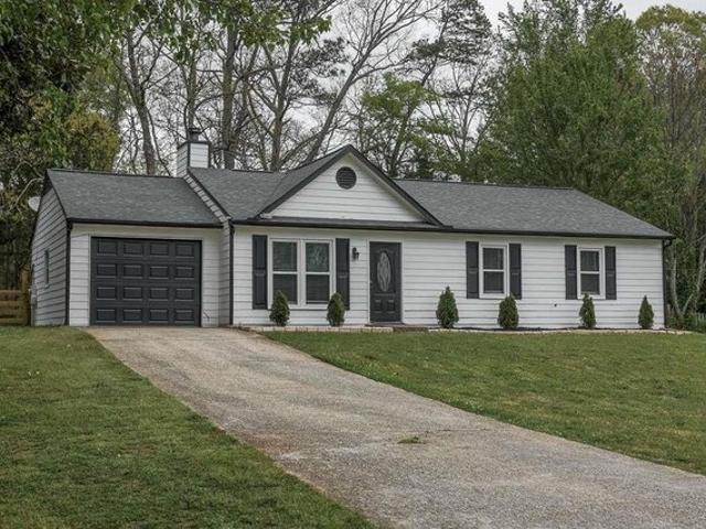 356 Meadow Trace Dr, Auburn, GA 30011