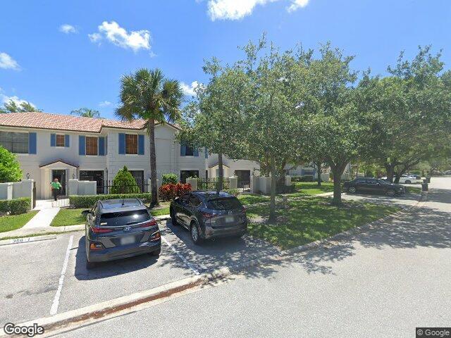 356 Prestwick Cir Apt 3, Palm Beach Gardens, FL 33418