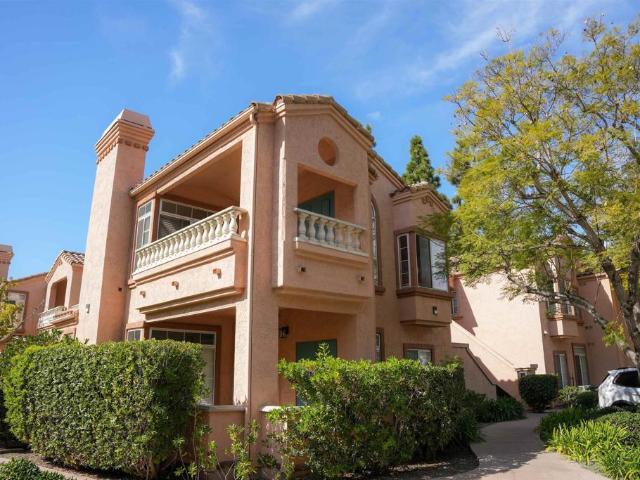 3575 Cameo Dr, Unit 43, Oceanside, CA 92056 | MLS #NDP2601 | Compass