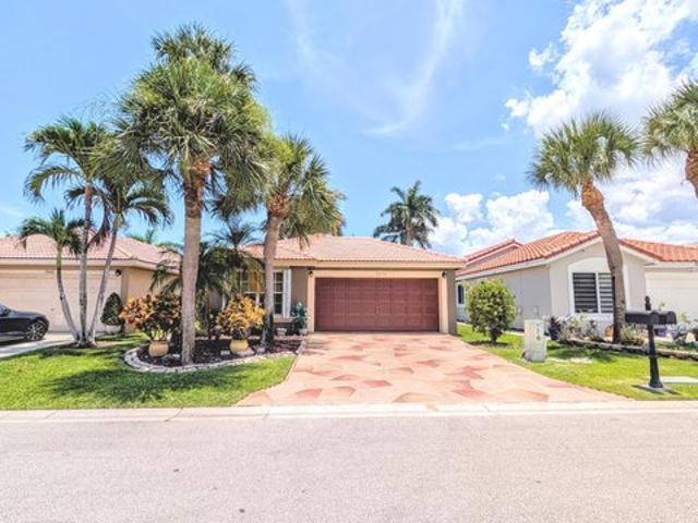 3576 Stratton Ln, Boynton Beach, FL 33436