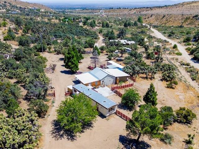 3576 Whispering Pnes, Phelan, CA 92371