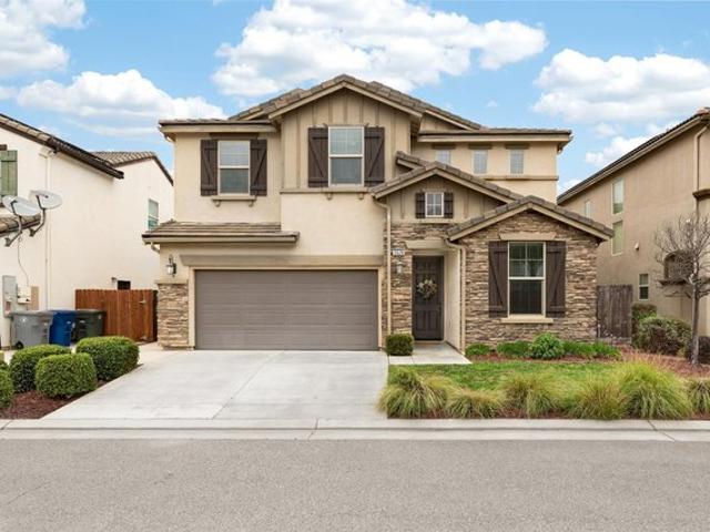 3579 Taylor Ln, Clovis, CA 93619