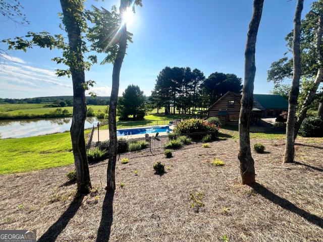 3570 lees chaple road