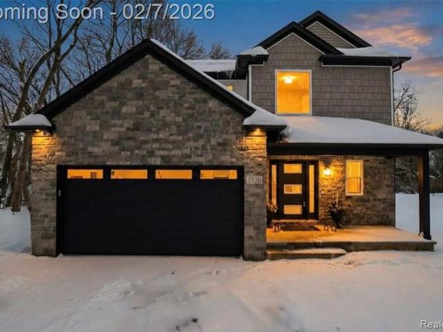 3570 Watkins Lake Rd, Waterford Township, MI 48328