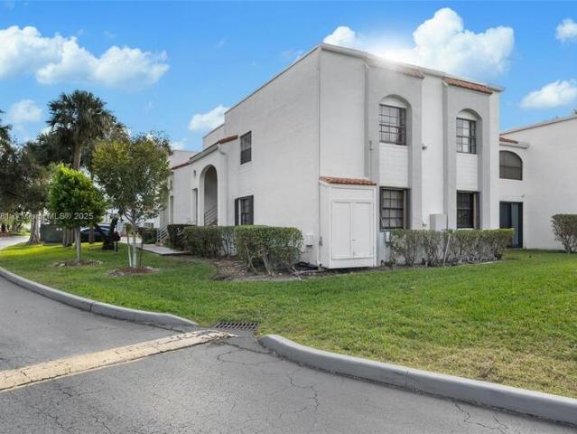 3571 Magellan Cir, 343 4, Aventura, FL 33180