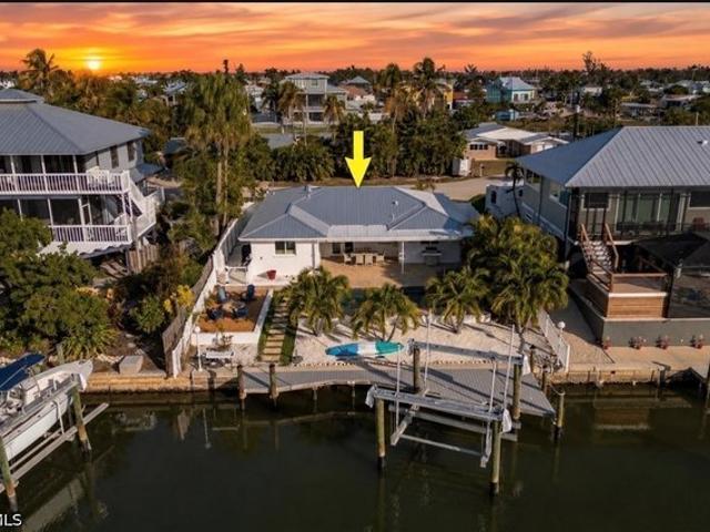 3571 Emerald Ave, Saint James City, FL 33956