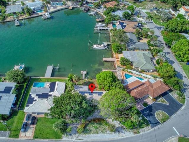 357 41st Ave, Saint Pete Beach, FL 33706