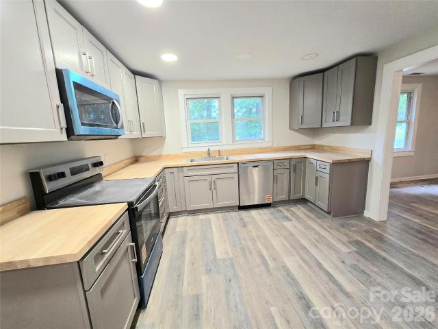 357 8th Avenue Drive SW