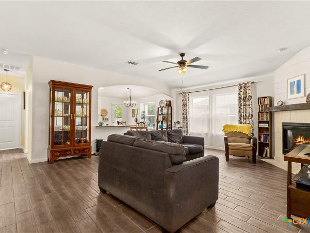 357 Creekview Way