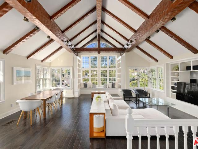 357 Crown Dr, Los Angeles, CA 90049 | MLS #26666