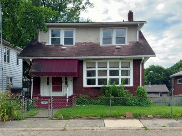 357 Keystone Dr, New Kensington, PA 15068
