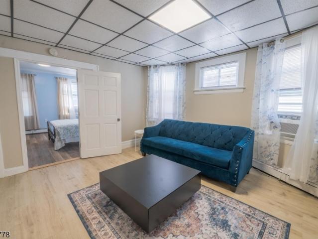 357 High St