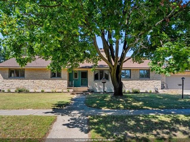 357 Jefferson St, Oconto, WI 54153