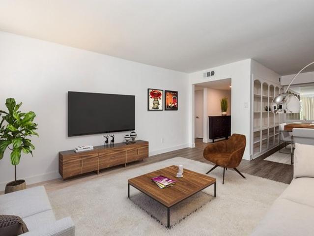 357 N Post Oak Ln Apt 312, Houston, TX 77024