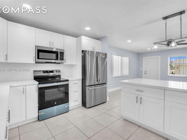 357 Phippen Waiters Rd 12, Dania Beach, FL