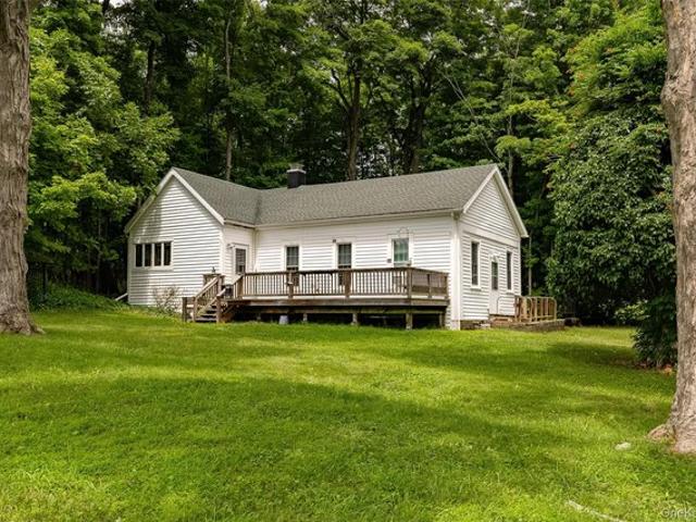 357 Pumpkin Ln, Clinton Corners, NY 12514
