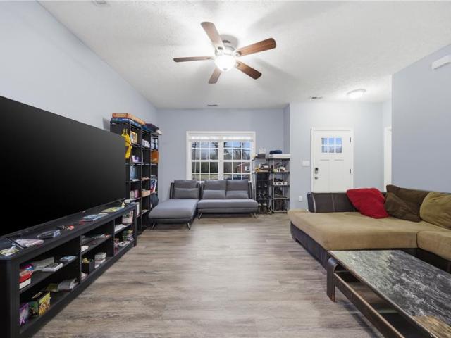 357 W Queen ST