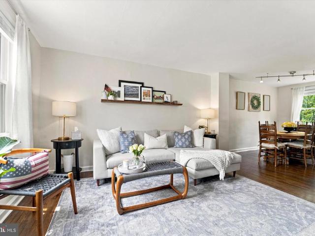 357 W Salaignac Street