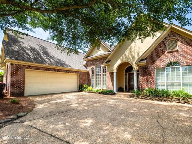357 Woodlands Dr, Brandon, MS 39047