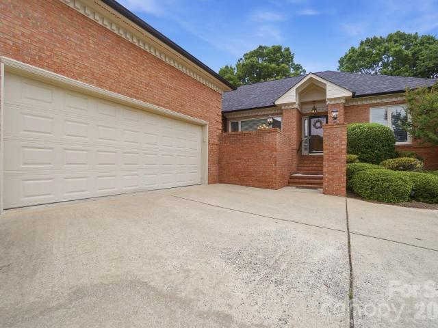 3584 Cedarfield Court NW