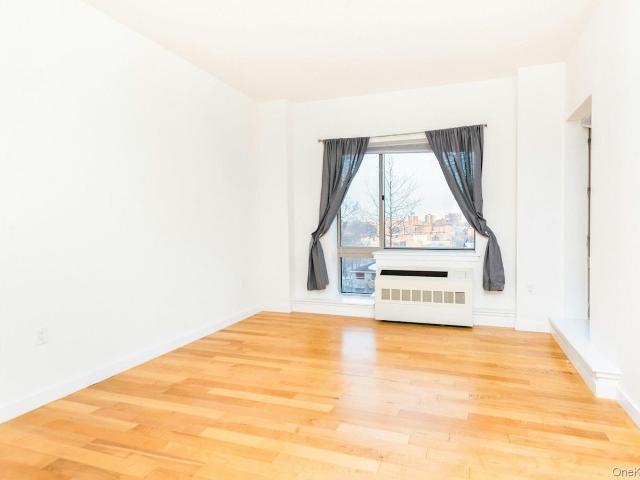 3585 Greystone Avenue 4B