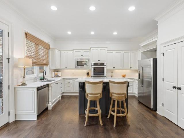 3585 Roxboro Road NE 6