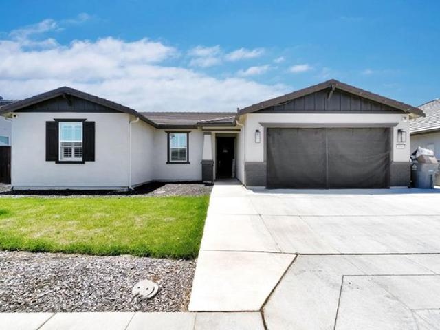 3586 White Sands Dr, Madera, CA 93637