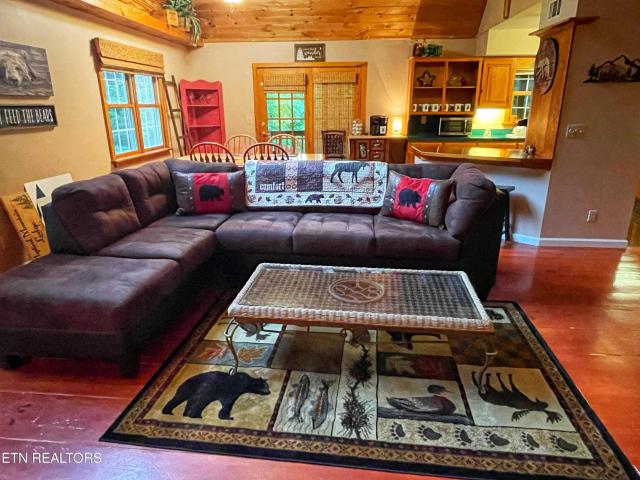 3587 Mountain Creek Way