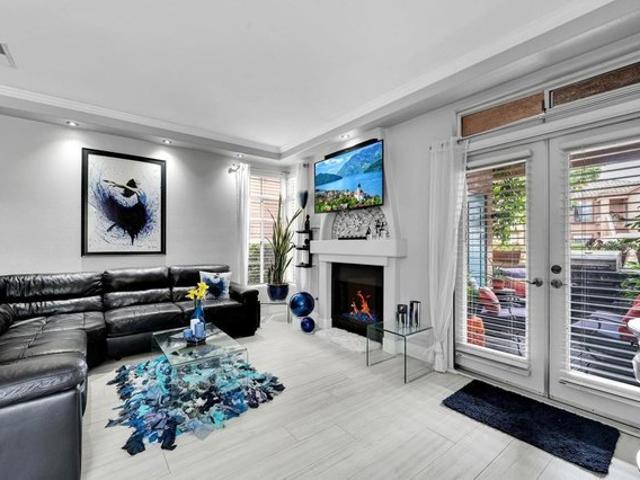 3587 Cameo Dr Unit 18, Oceanside, CA 92056