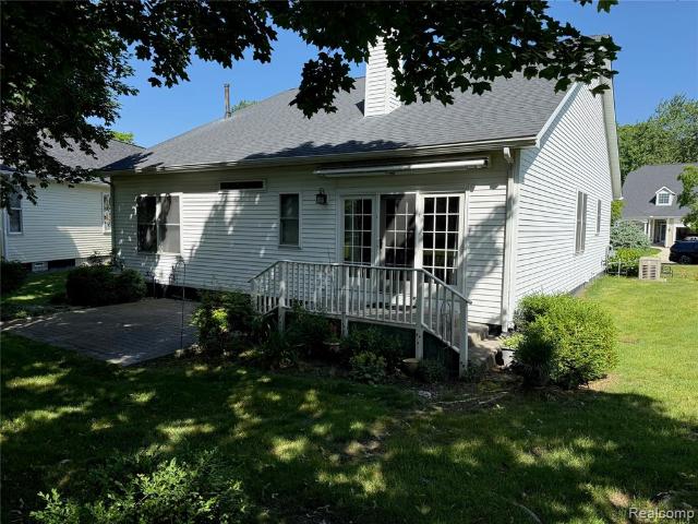 3588 Riverside Drive