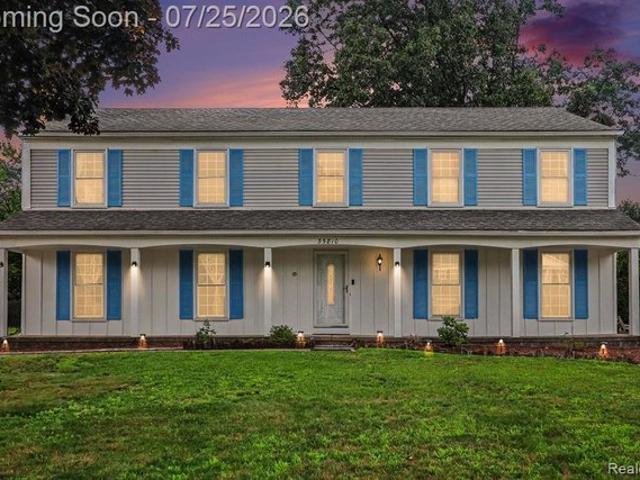 35810 Fredericksburg Rd, Farmington Hills, MI 48331