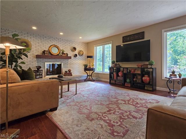 3582 Canterbury Road