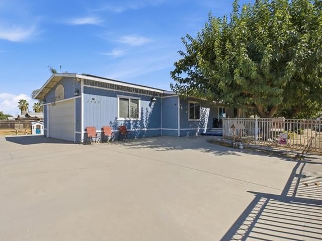 3582 S Pratt St, Tulare, CA 93274