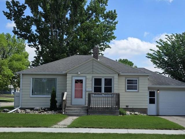 358 7th Ave NW, Valley City, ND 58072