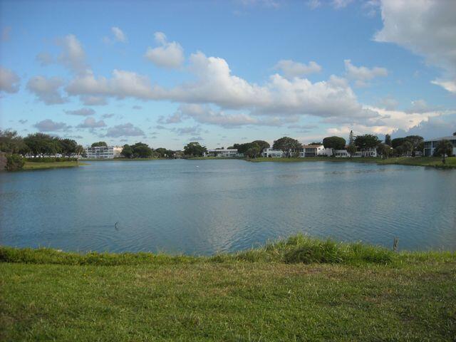 358 Chatham R, West Palm Beach, FL 33417 | MLS #R11168