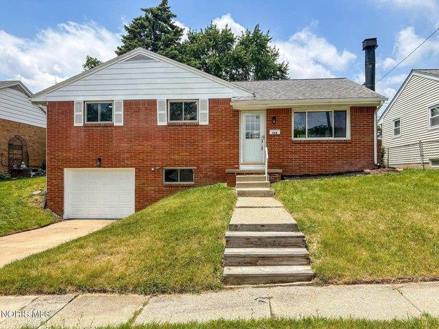 358 Crestway Dr, Oregon, OH 43616