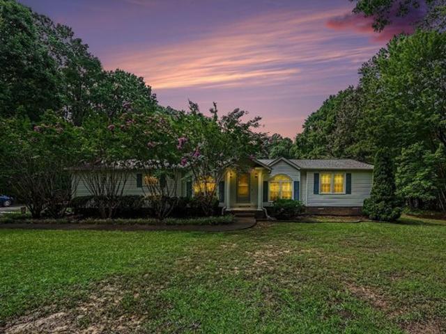 358 Dewar St, Fuquay Varina, NC 27526
