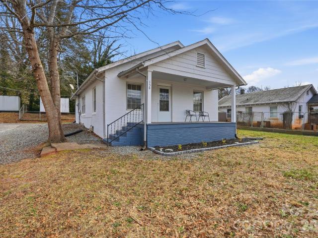 358 N Cleghorn St, Rutherfordton, NC 28139 | MLS #4351 | Compass