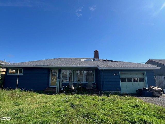 358 NE 6th St, Newport, OR 97365
