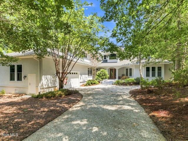 358 Shore Point Dr, Wilmington, NC 28411