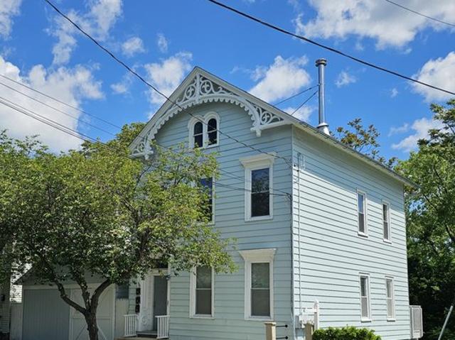 358 State St, Hudson, NY 12534