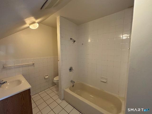 358 Park Ave, Fl 3, Bridgeport, CT 06604 | MLS #24191