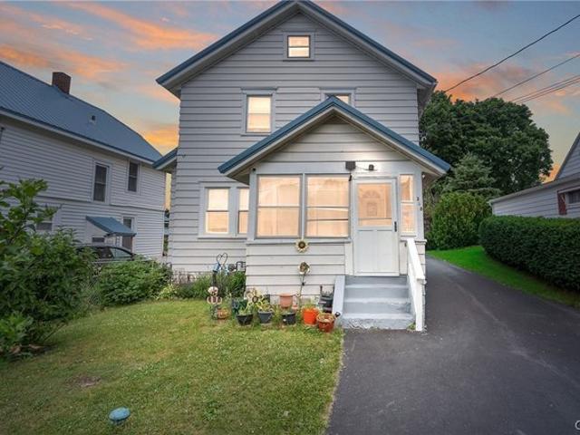 358 Roxford Rd N, Syracuse, NY 13208