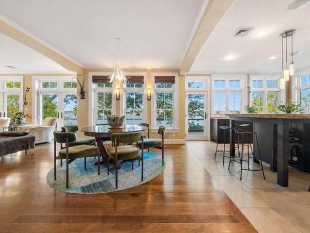 358 Rock Island Rd, Quincy, MA 02169