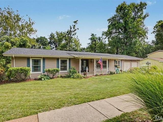 358 Ridgemeadow Dr, Chesterfield, MO 63017