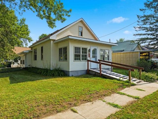 358 W Richland St, Lone Rock, WI 53556