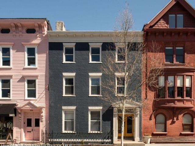 358 Warren St, Hudson, NY 12534