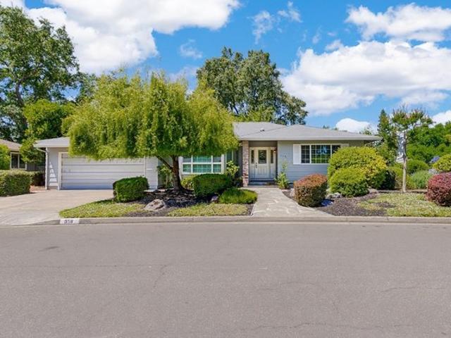 358 Twin Lakes Dr, Santa Rosa, CA 95409