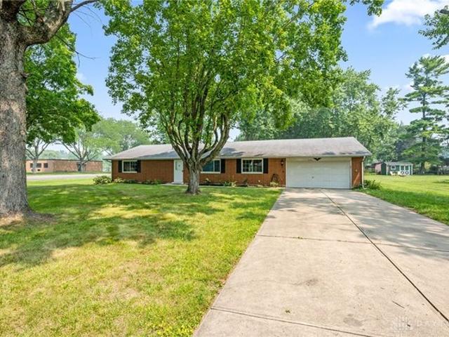 3594 Jonathon Dr, Beavercreek, OH 45434